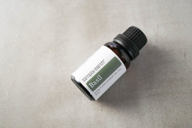 Sweet Basil Essential Oil Benefits, Uses, & Recipes - Simply Earth Blog