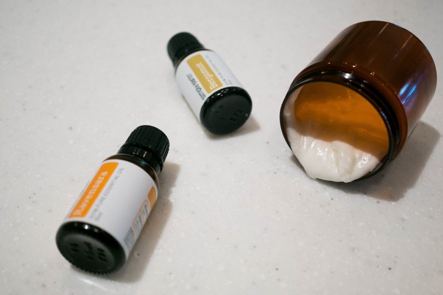 How to Use Ravensara Essential Oil? - Simply Earth Blog