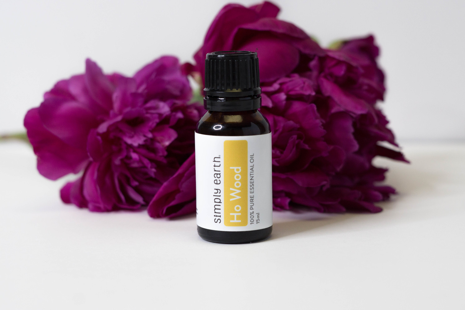 Ho Wood Essential Oil Benefits, Uses, and Recipes - Simply Earth Blog