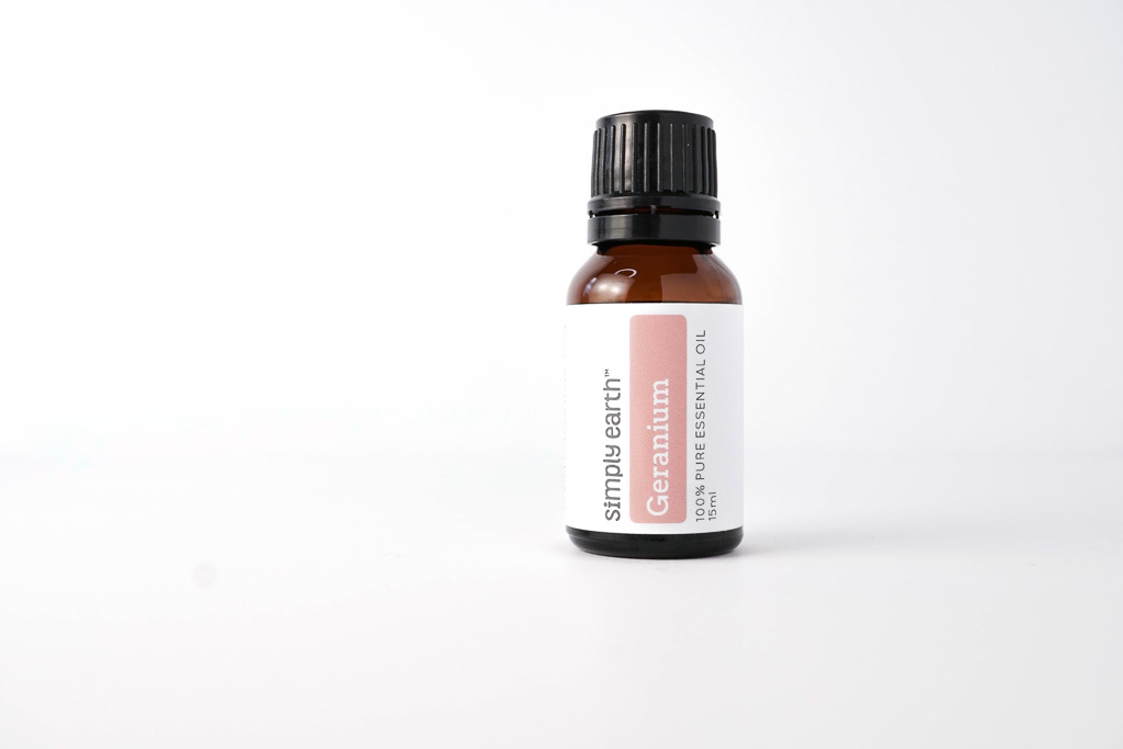 Geranium Essential Oil Benefits, Uses, and Recipes - Simply Earth Blog