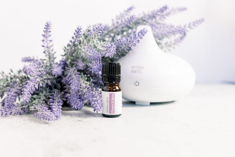 12 Best Smelling Essential Oils for Diffusers - Simply Earth Blog