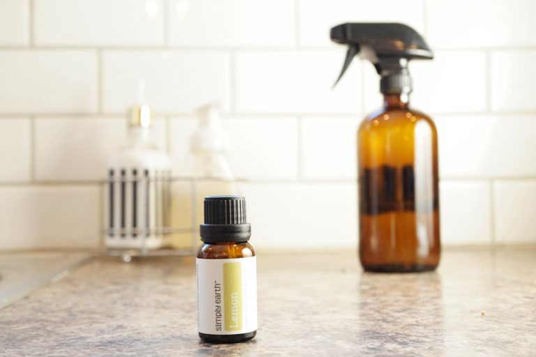 Lemon Essential Oil Benefits, Uses, and Recipes - Simply Earth Blog