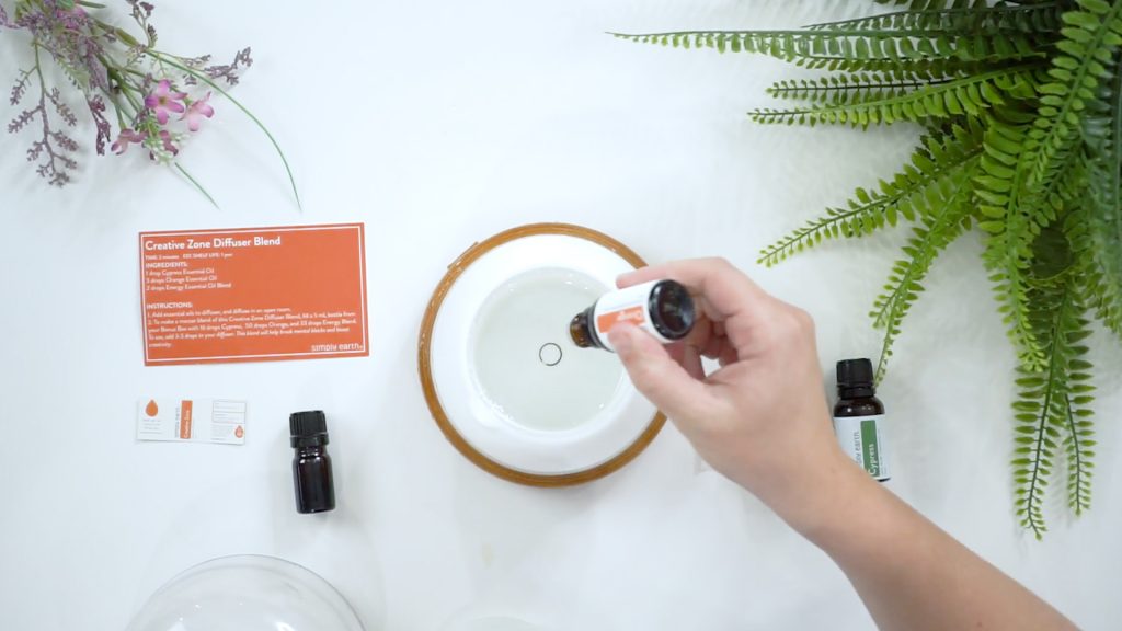 Diffusing Essential Oils For Creativity And Inspiration - Simply Earth Blog