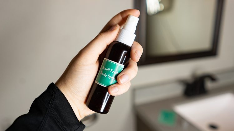 Make Your Body Smell Fresh with This DIY Deodorizing Spray