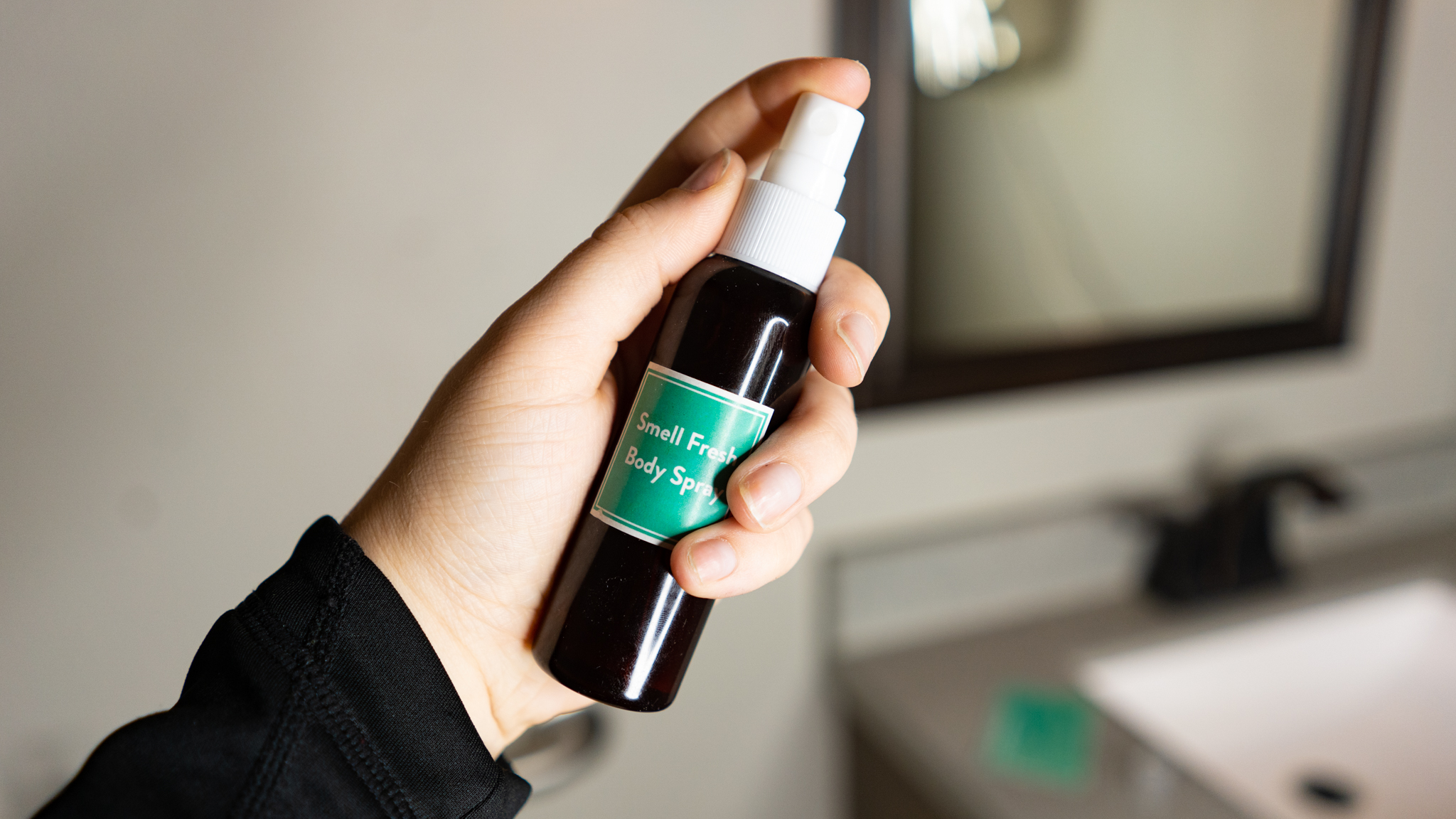 Make Your Body Smell Fresh with This DIY Deodorizing Spray