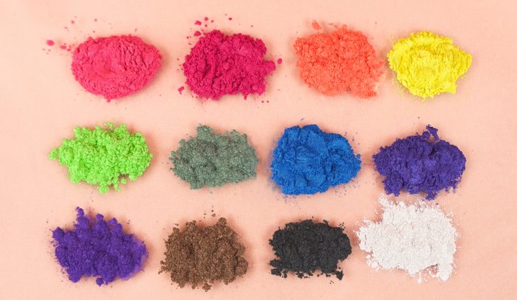 What is Mica Powder? Natural or Synthetic? - Simply Earth Blog