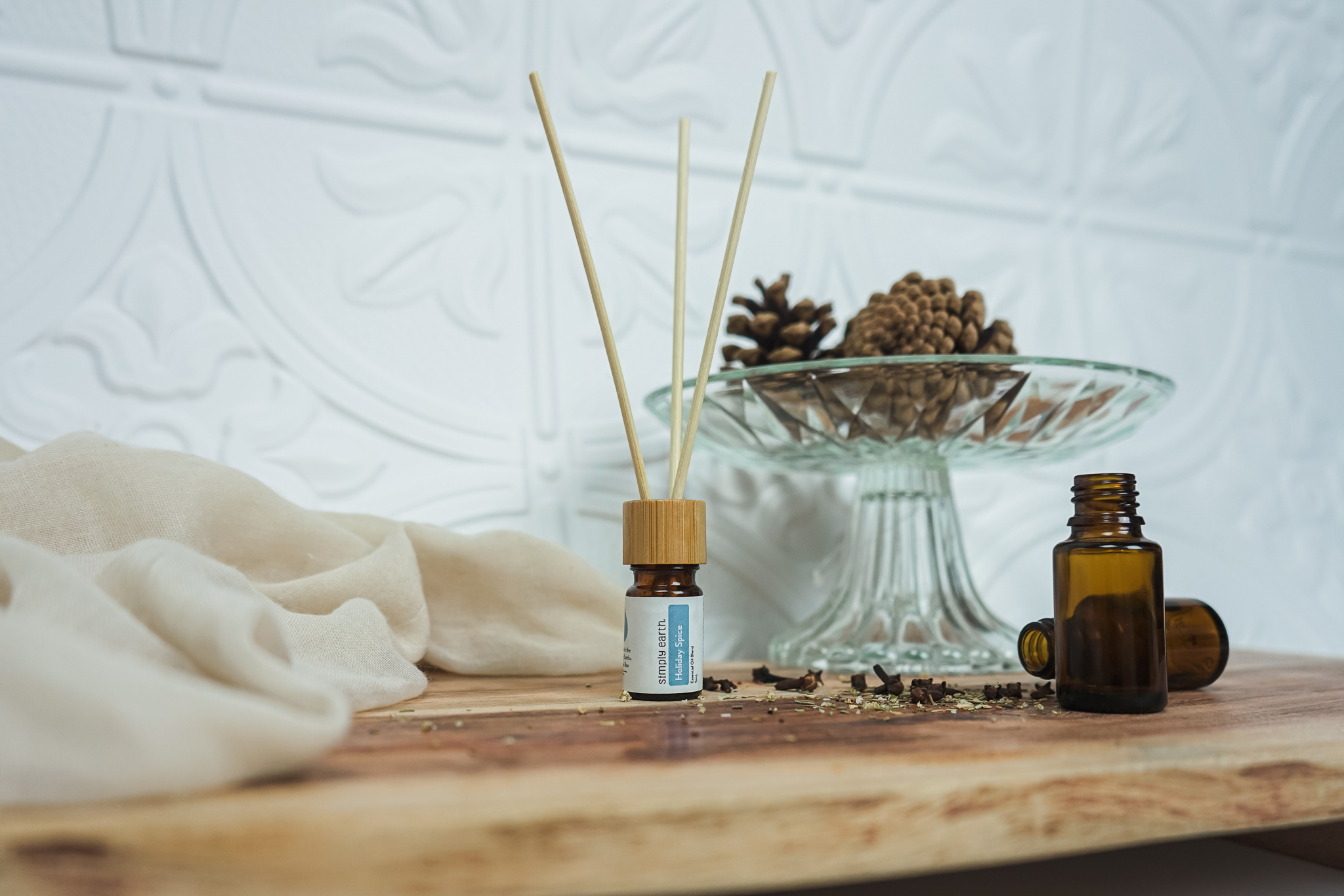 Holiday Spice Essential Oil Diffuser Recipe - Simply Earth Blog