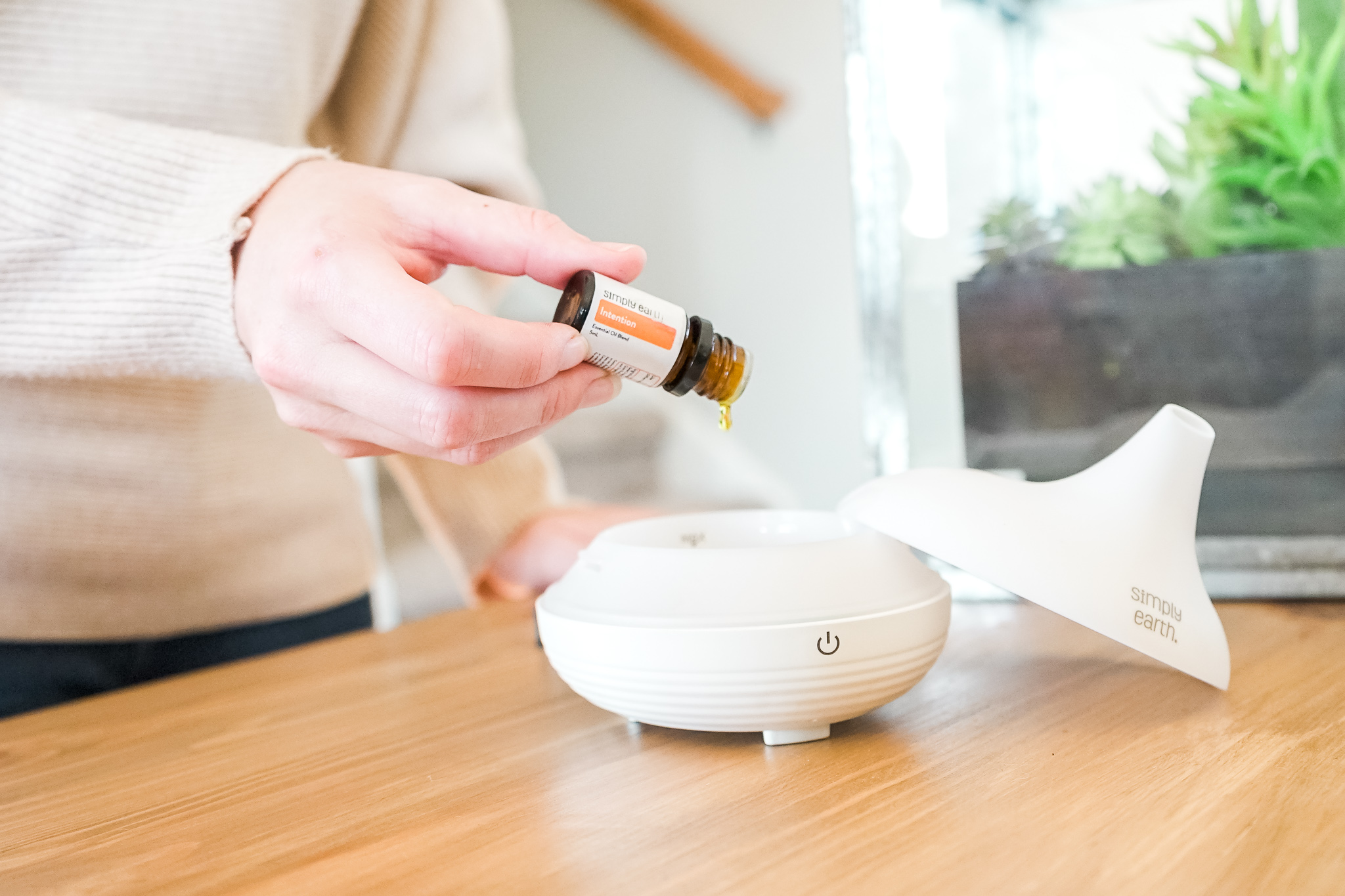 Calming Essential Oil Blend Recipe for Diffusing - Simply Earth Blog