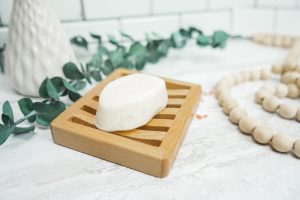 Clarifying Honey Solid Lotion Bar Recipe - Simply Earth Blog