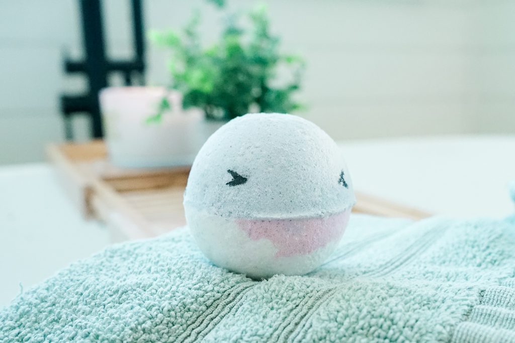 Shark Bath Bomb Recipe + Secret Ingredient - Simply Earth Blog