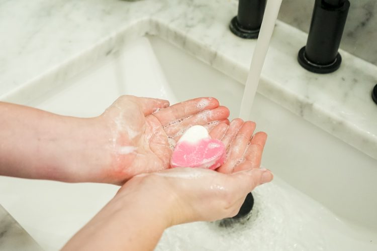 Swirled Heart Shaped Soap Recipe - Simply Earth Blog