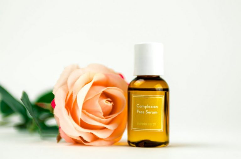 10 Best Essential Oils for Face Serum - Simply Earth Blog