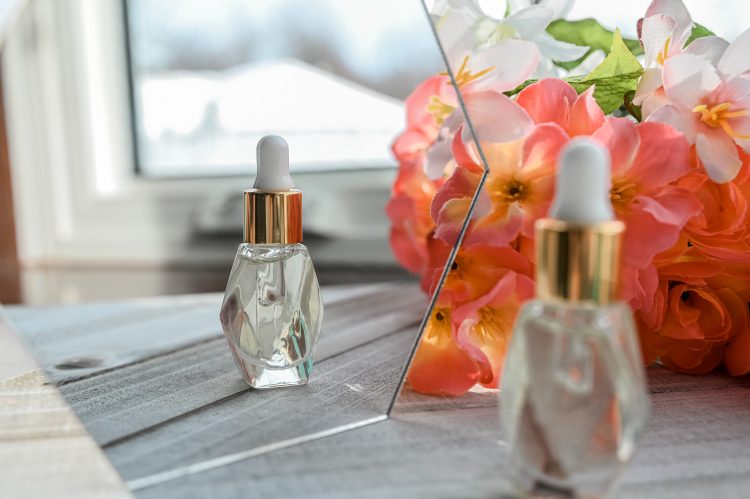 Best Ingredients for All-Natural Face Serum - Simply Earth Blog