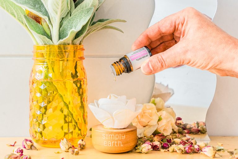 Uses and Benefits of Rose Geranium Essential Oil - Simply Earth Blog