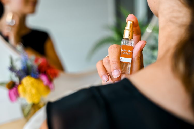 Best Essential Oils for Perfume Making - Simply Earth Blog