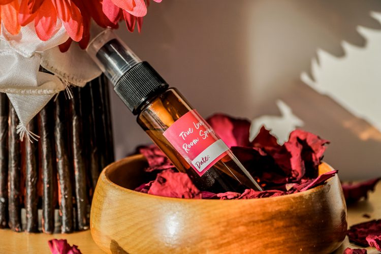 True Love in a Bottle: Natural Room Spray Recipe - Simply Earth Blog
